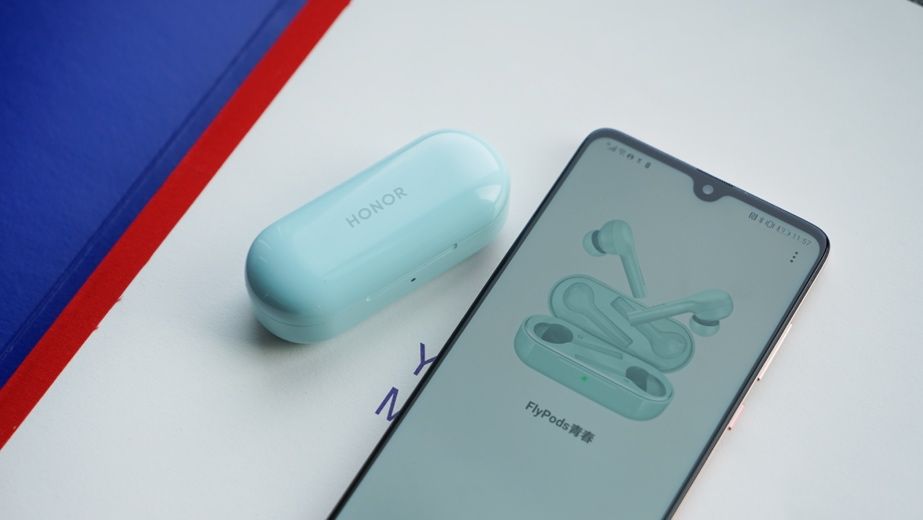 荣耀FlyPods青春版新年利是 2000组Qee熊主题红包免费送_互联网_科技快报_砍柴网